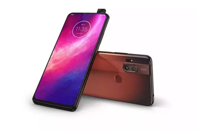 Zaprezentowała pierwszą Motorola z chowaną kamerą 1193_2