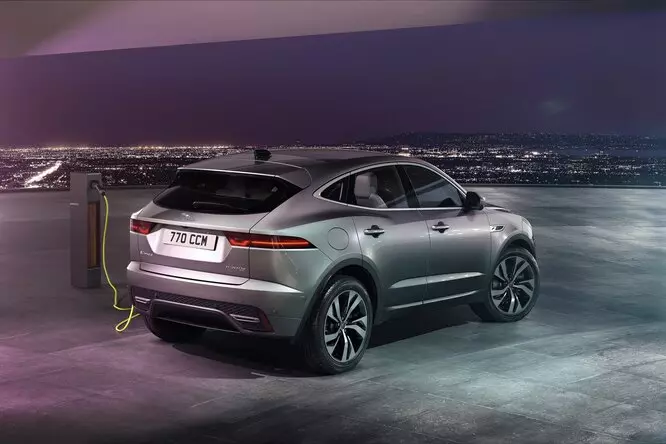 Жаңыртылган Jaguar E-температура гибридге айланган 131498_4