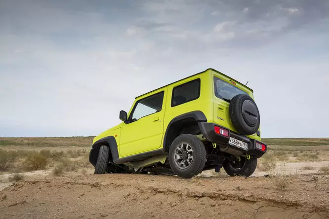 იყავი, როგორც კევინ კოსტნერი: Test Suzuki Jimny 1497_21