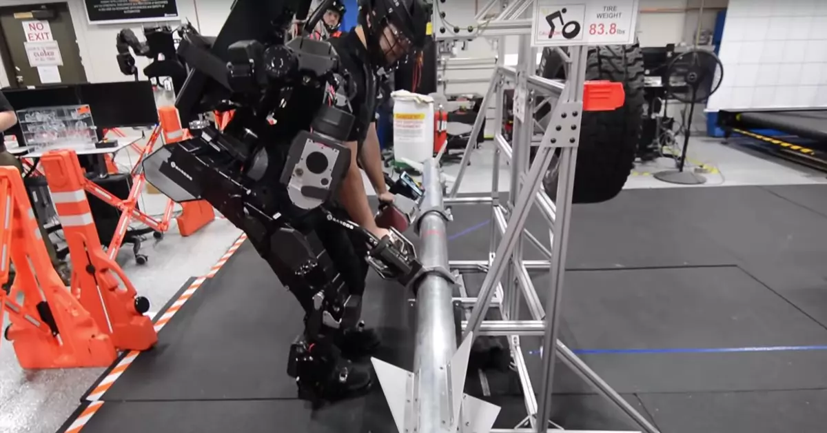 Sarcos Robotics បានណែនាំឱ្យប្រើសៀរៀល Exoskeleton សម្រាប់ទំនិញធុនធ្ងន់