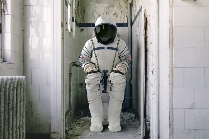 Toilets at the depths, in the air and in space: a delicate question