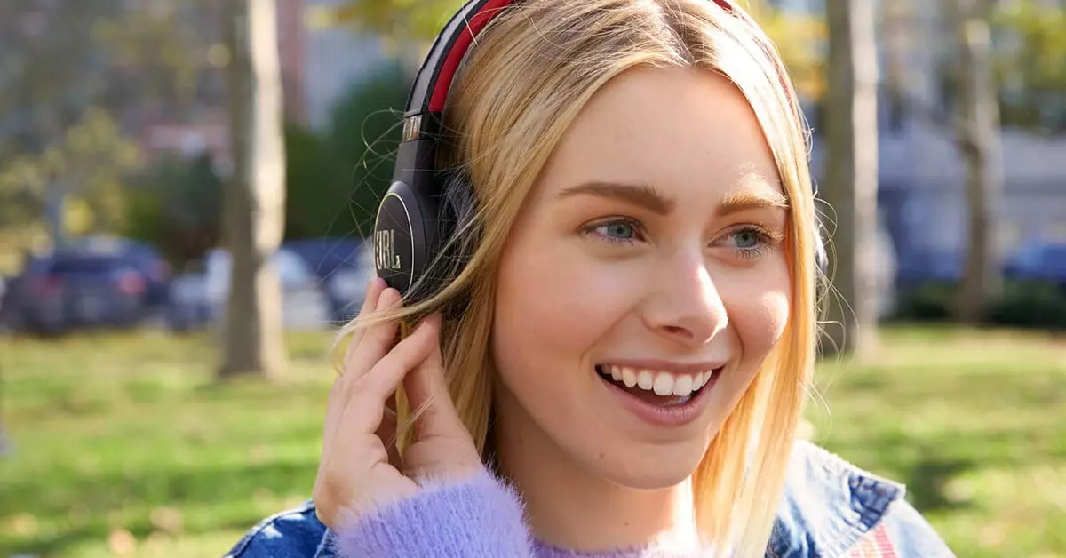 JBL has developed solar energy headphones