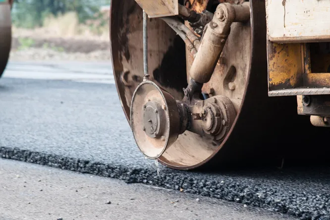 A na-eji ngwa agha kemịkalụ maka mmepụta nke asphalt