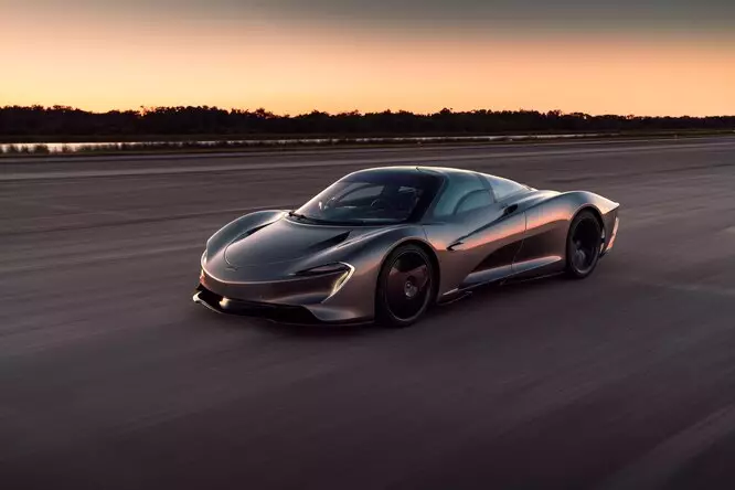 Ny hypercar 30 gånger sprids på test upp till 403 km / h 2307_3