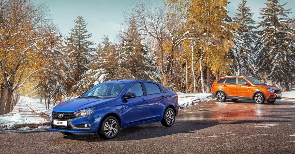 LADA VESTA le Automatom: Pedals níos lú, compord níos mó