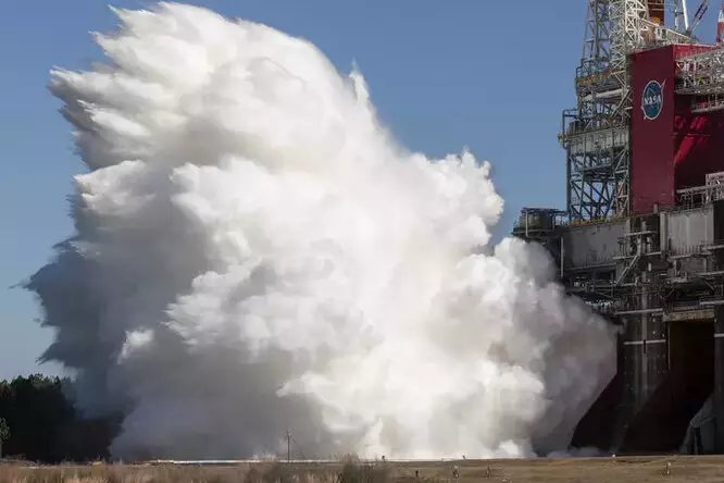 Video: NASA dunyodagi eng katta raketa bosqichini muvaffaqiyatli boshdan kechirdi 271814_2