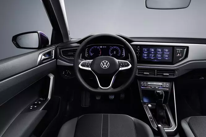 Volkswagen은 업데이트 된 폴로를 선전했습니다. 러시아에서는 그렇지 않을 것입니다 310096_5