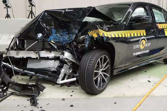 Neuer Peugeot und Jeep weichen BMW in Crash-Tests nach BMW 310611_2