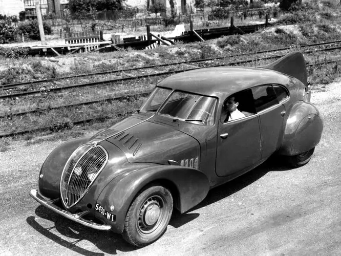 I-Peugeot 402 N4X.