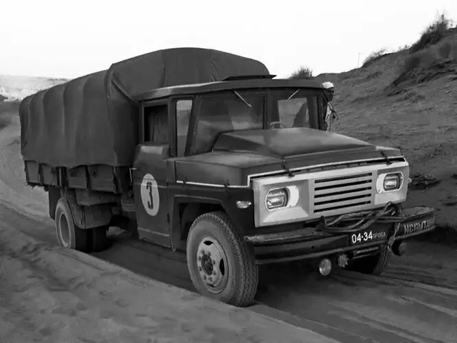 ZIL-130G.