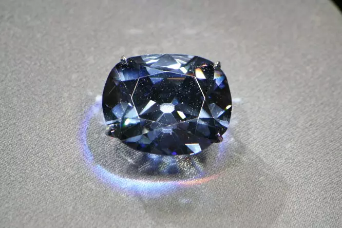 Els científics van resoldre el secret dels diamants blaus més rars 313837_2