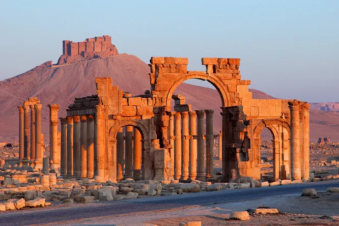 Triumphal Arch v Palmyreju je ocenjen na milijon dolarjev