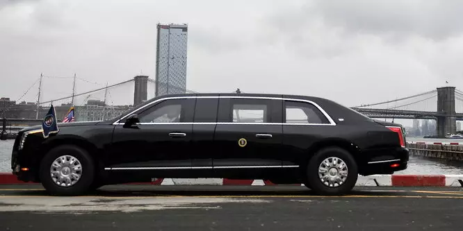 Den nye Limousine Trump dukket opp i det offentlige 320520_3