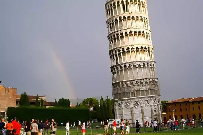 ពន្យល់ឱ្យត្រង់អគារ Pisa Tower 322902_2