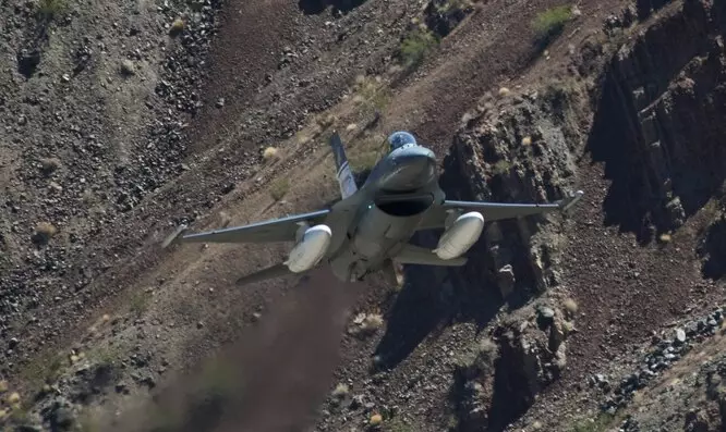 F-16 جاچ تي.