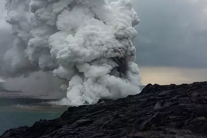 Der Vulkan auf den hawaiianischen Inseln ging unter Wasser 329016_2