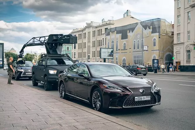 The flagship models of Lexus will disclose the characters of the main characters in the film 