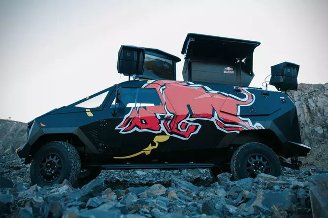 Red Bull and Land Roverからのストーンス - SUV 333539_5