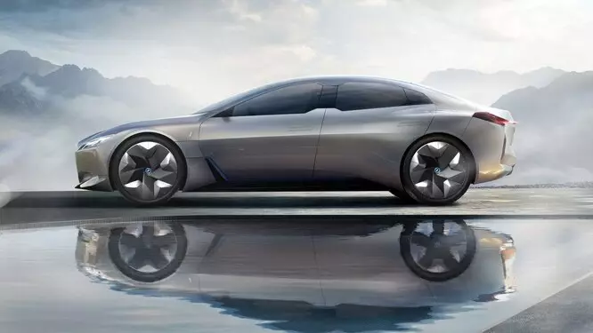 BMW viste en prototype av seriell elektrisk satellitt 336091_3