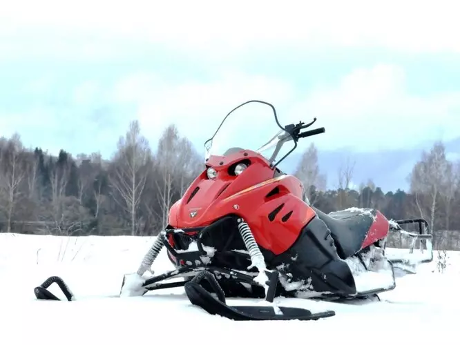 12 motos de neve rusos: no inverno en Taiga 339625_8