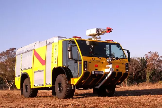 Marcé Rhino: Fire Supercar uit Zuid-Afrika 345160_2