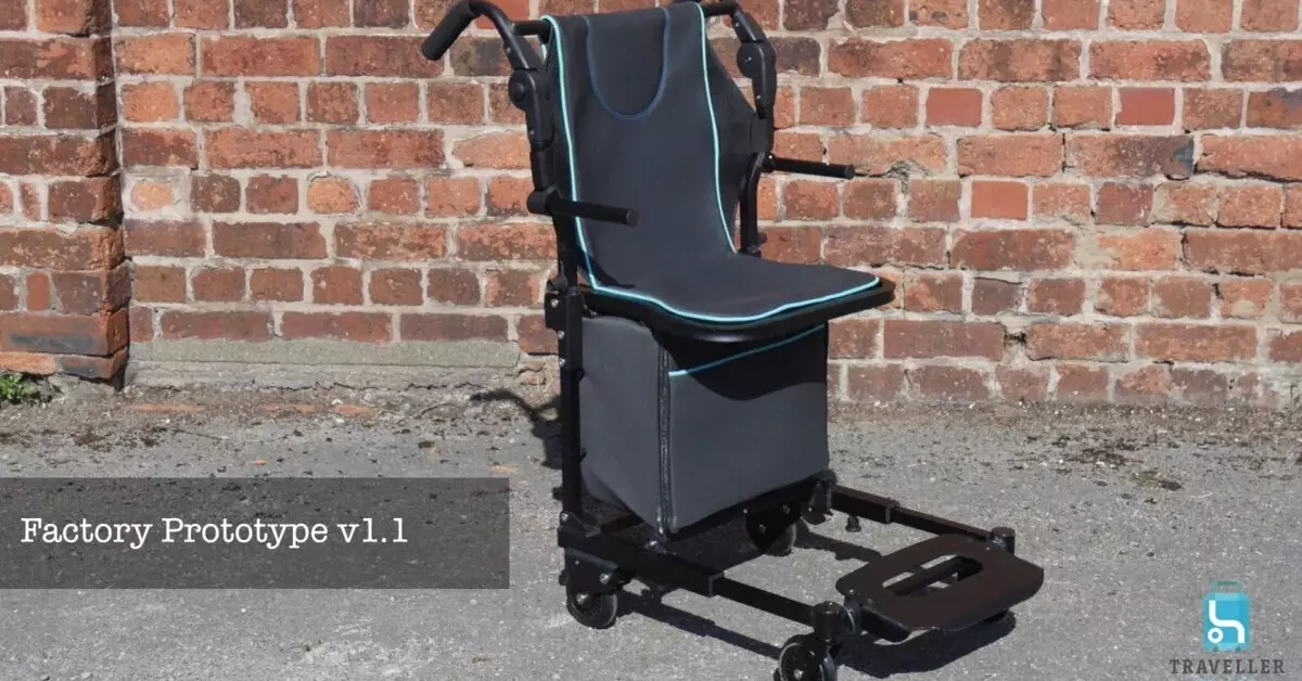 Ingénieur a fait un fauteuil roulant qui se plie dans une valise pour bagages à main