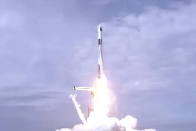 SpaceX Blew Out Falcon 9 เพื่อประโยชน์ของ Dough ระบบฉุกเฉิน Dragon ลูกเรือ