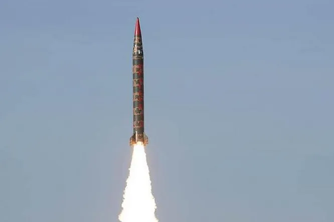 Pakistan, nüvə başlıqları raketi daşıyır