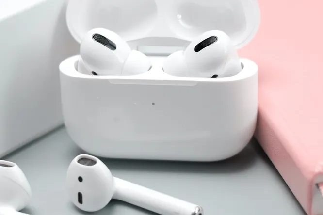 Copies of airpods headphones proved to be dangerous to health