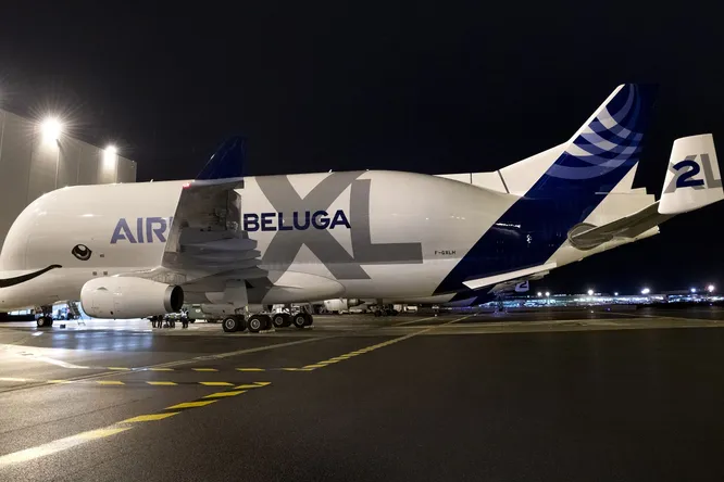 Nýjasta Airbus Belugaxl hefur sýnt í málinu