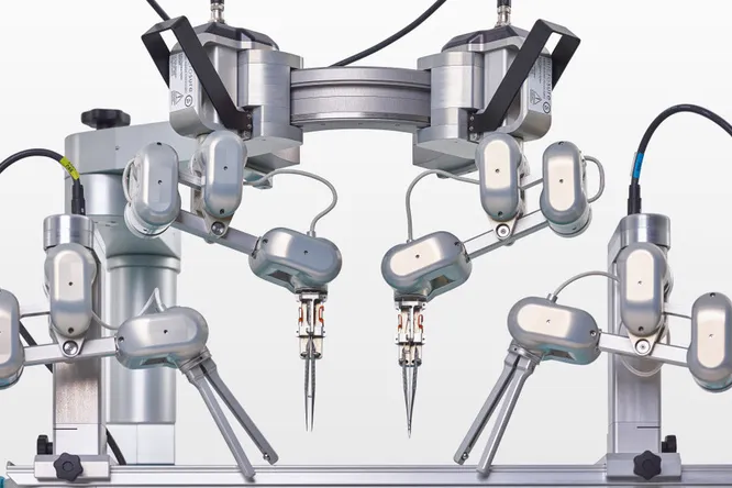 Robot-microcirugía experimentada por personas vivas.