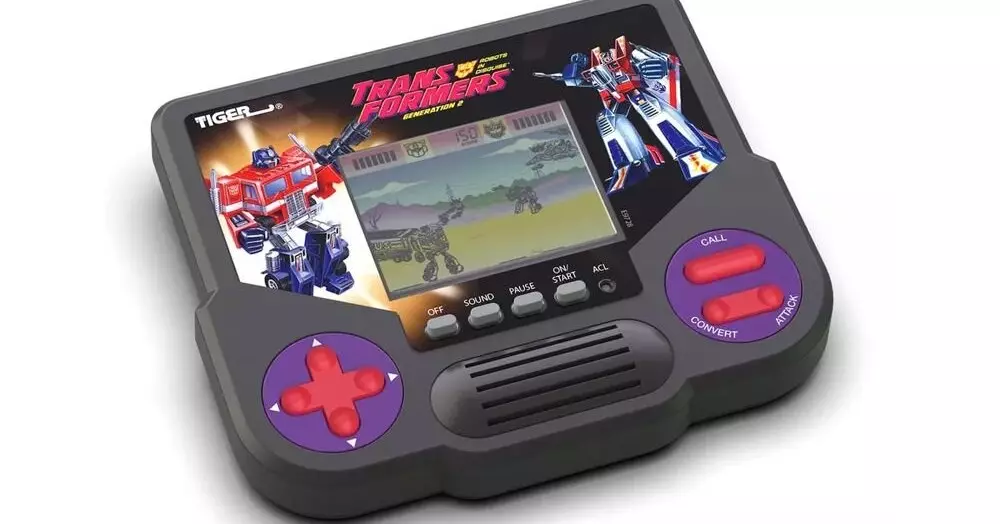 I-Hasbro izovuselela i-Consoles ye-Tiger Electronics