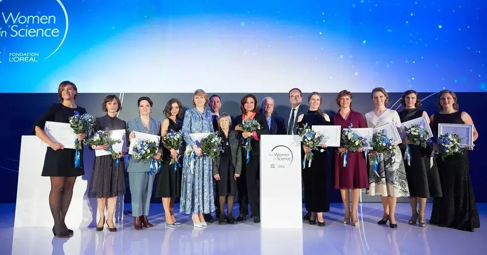 V Moskvě se konal v Moskvě 13. L'Oréal-UNESCO-UNESCO vnitrostátní stipendium