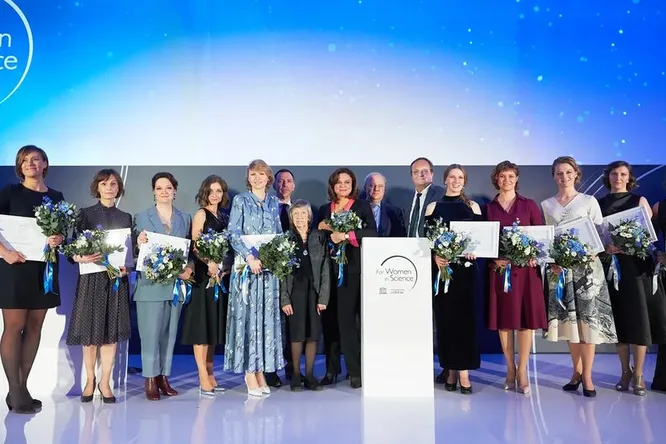 V Moskvě se konal v Moskvě 13. L'Oréal-UNESCO-UNESCO vnitrostátní stipendium